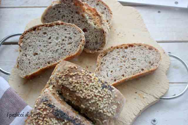 Pane misto cereali e semi per il World Bread Day e il Granaio - I ...